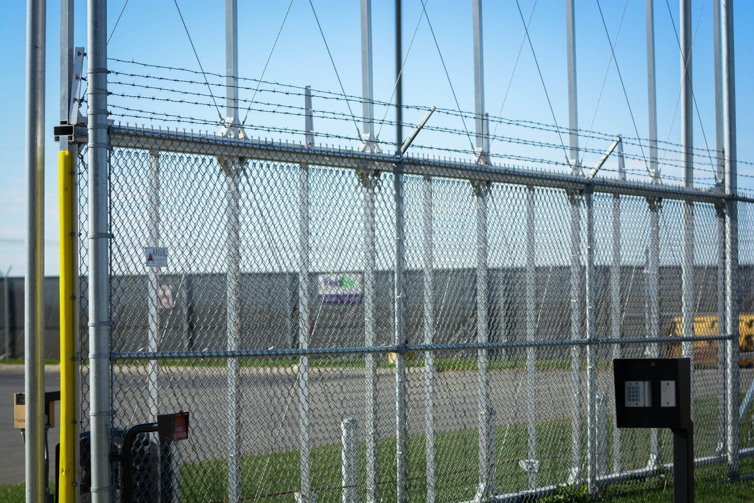 How to Choose the Right Commercial Gate | Access Anvil